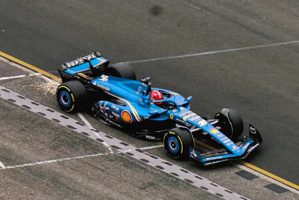 Ferrari dévoile une livrée bleue époustouflante à Miami pour fêter ses ...