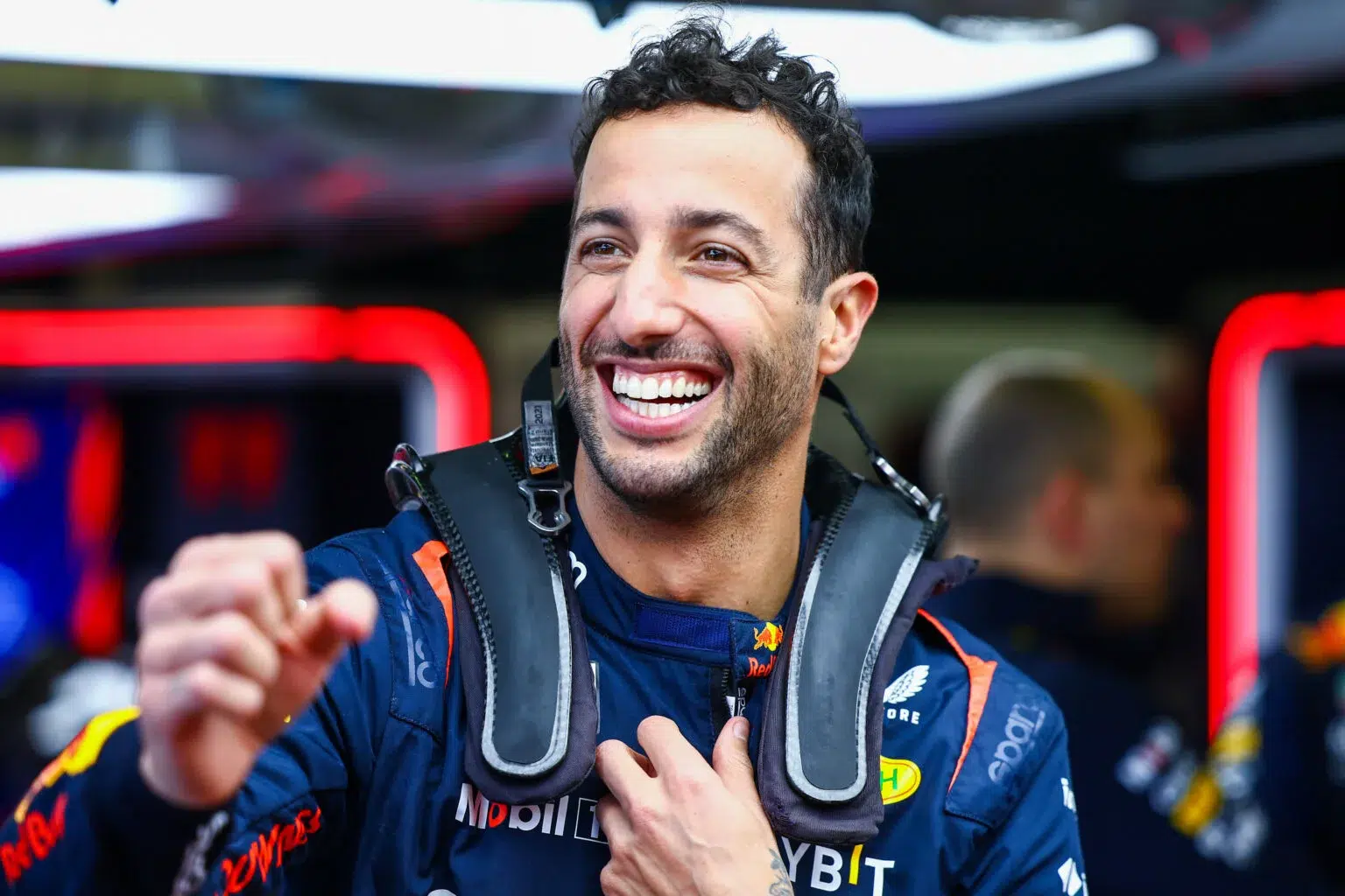 Daniel Ricciardo de l’équipe McLaren prend la tête lors du Grand Prix ...