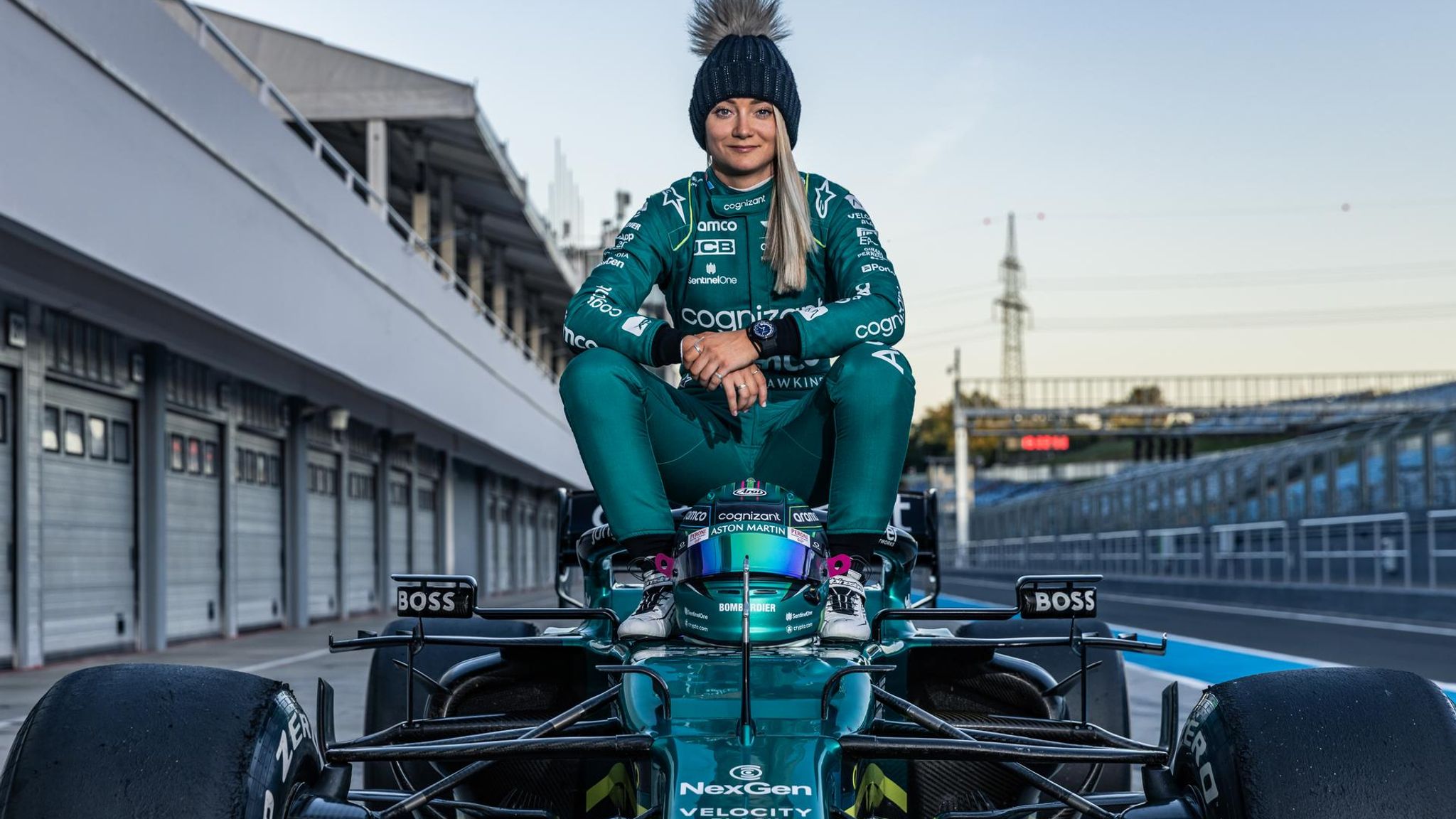 Jessica Hawkins rejoint l’équipe d’Aston Martin en British GT ...