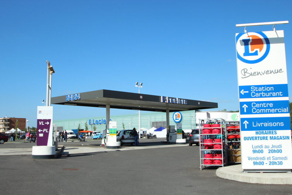 Le prix démentiel de ce carburant dans une station Leclerc : 0,772€ le ...