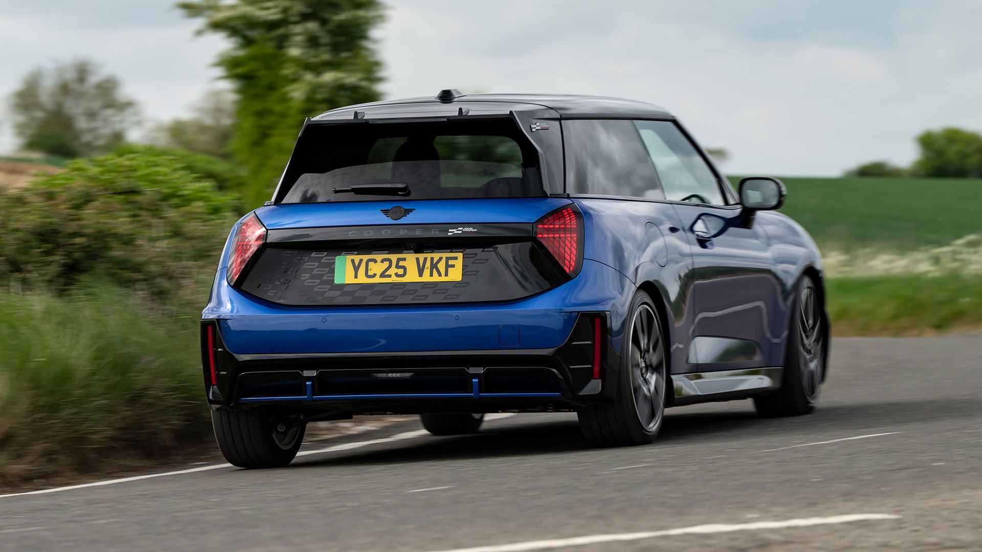 2025 MINI John Cooper Works Electric Review: Sentiments mitigés ...