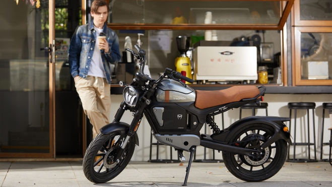 Au prix d’un vélo électrique, cette moto chinoise pas chère, style Café ...